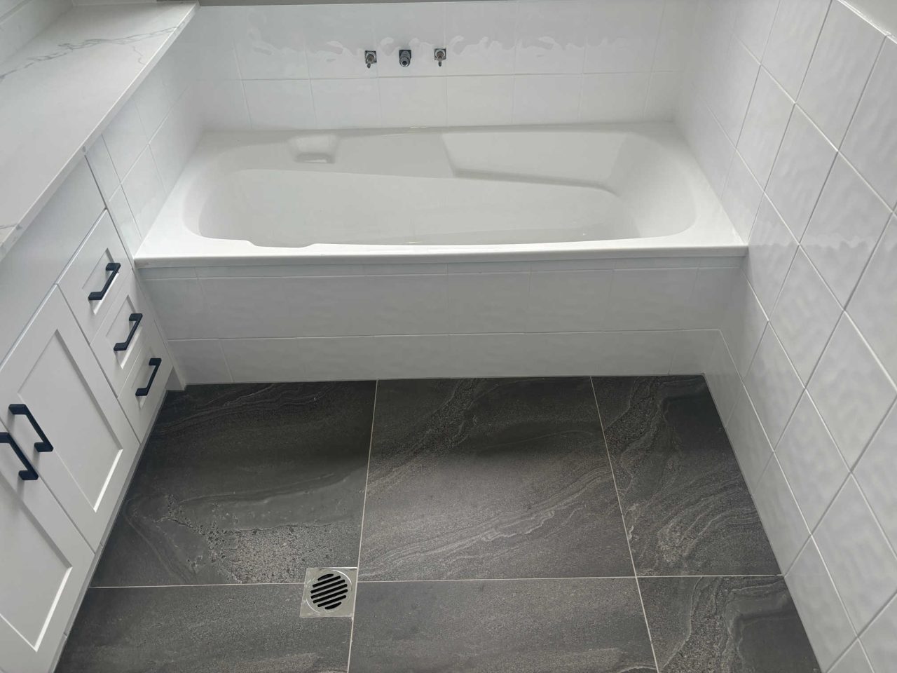 Bathroom Resurfacing Gold Coast | Renew Kitchen and Bathroom Resurfacing